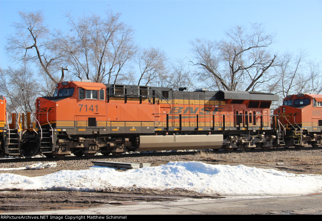 BNSF 7141